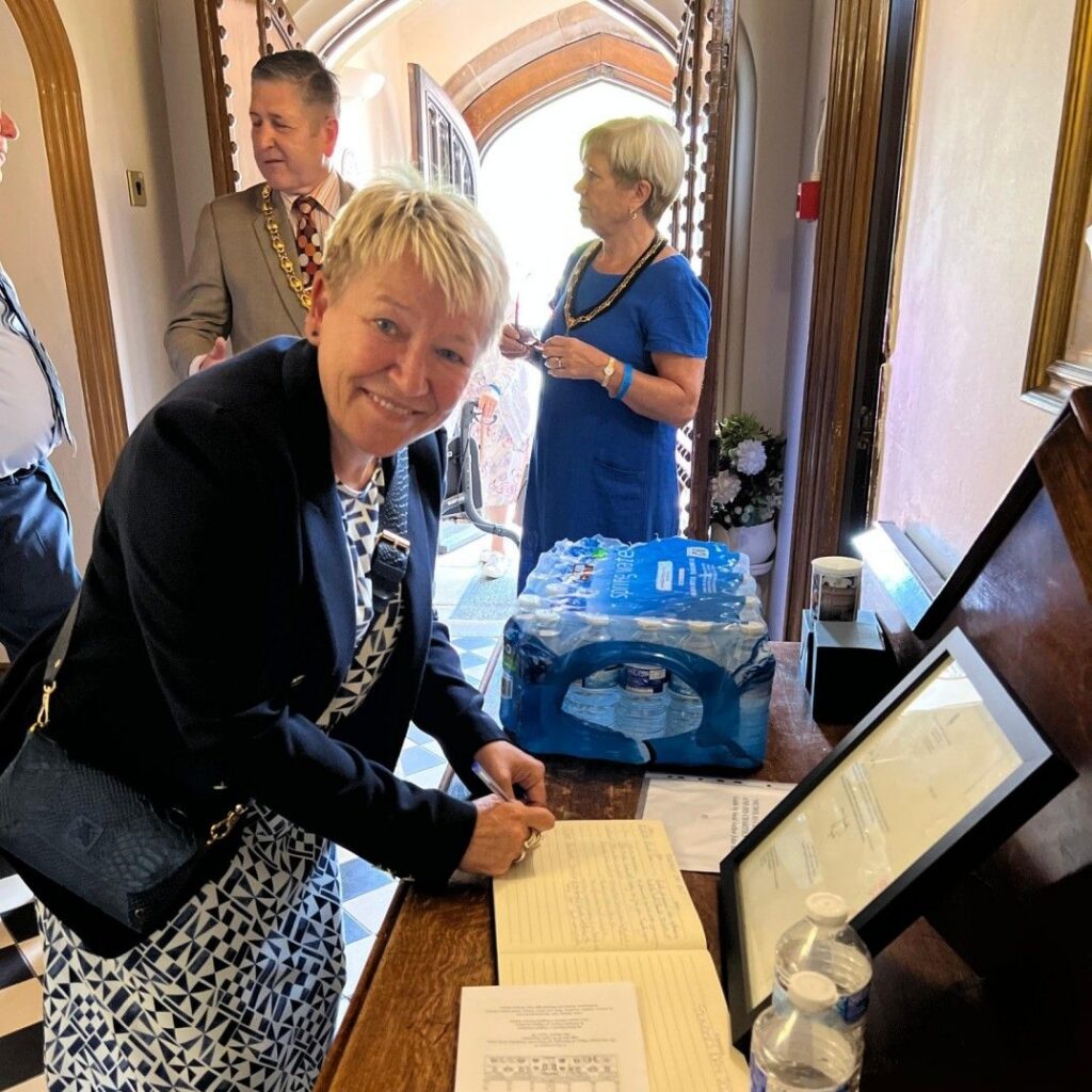 Rachel marks ‘Bun Day’ at the Bedworth Almshouses - Rachel Taylor MP